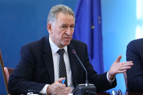 МЗ промени заповедта за противоепидемичните мерки