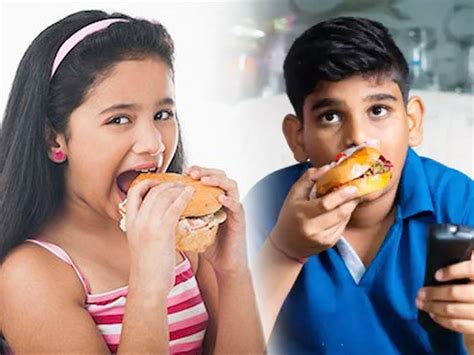 पिझा बर्गर चमचमीतच हवं असा हट्ट मुलं करतात ५ सवयी मुलं आनंदाने खातील