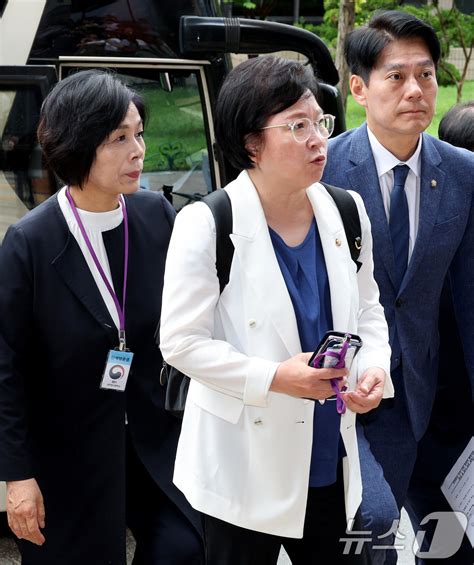 과방위 찾은 최민희 과방위원장과 김현 더불어민주당 간사 뉴스1