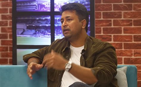 Ms Dhoni Vs Rohit Sharma Pragyan Ojha Fierce Reply To Aakash Chopra