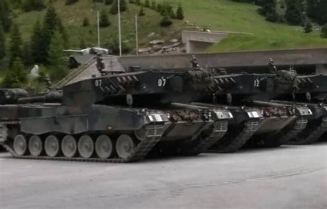 Switzerland Approves Decommissioning Of 25 Leopard 2 Battle Tanks For