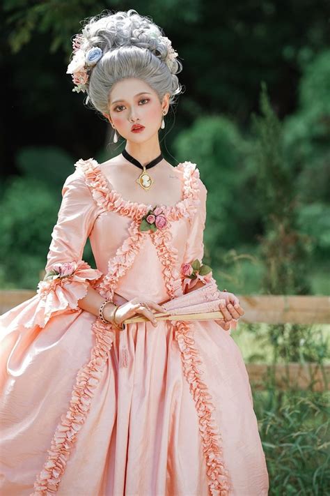 Classic Rococo Outfit With Decorative Fans Period Clothing