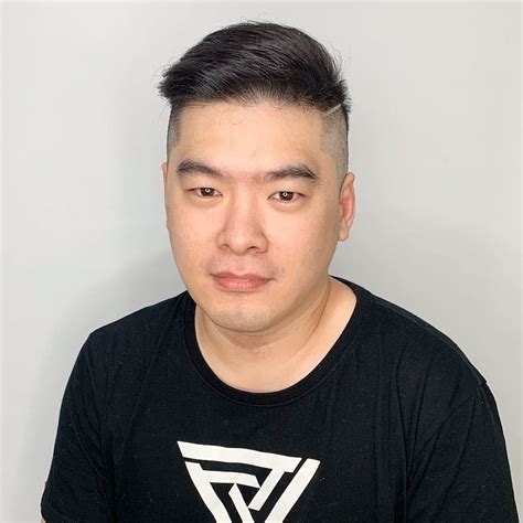 Logitech G Logitech 全場焦點即將登場 猜猜誰是 Logitech 全新代言人？👀 Facebook