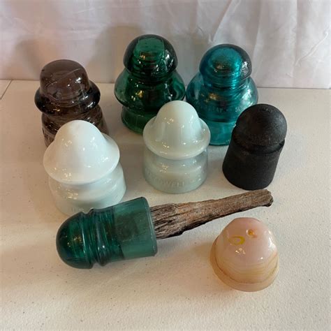 Lot 192 Vintage Glass Insulators Slocal Estate Auctions Network