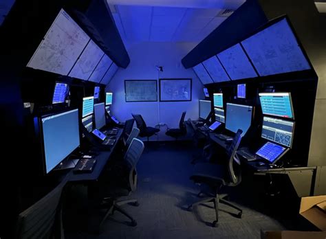 Press Release New Tech Advances Atc Training At Embry Riddlerunway Girl