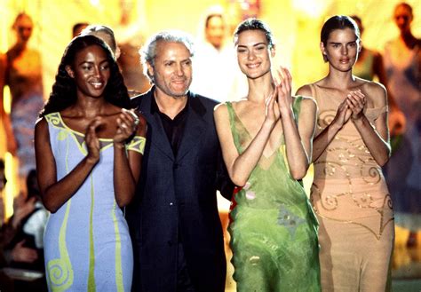 GIANNI VERSACE 流行に 10780円引き swim main jp