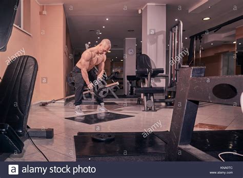 Close Grip T Bar Row