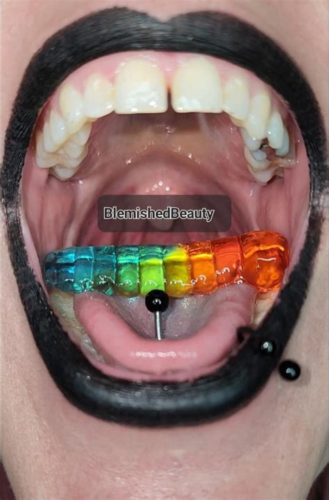 Join The Gummy Worms 😘 Rvoregiantess