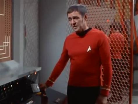Pin By Natasha On Star Trek Épisodes Tos Star Trek Original Series