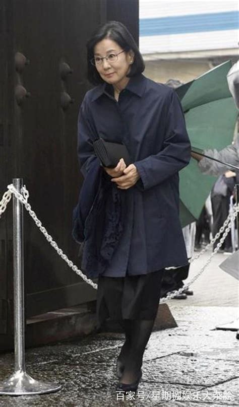 樹木希林今晨出殯 分居43年老公內田裕也坐輪椅現身 每日頭條