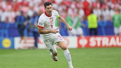 Lewandowski kontra Ronaldo w Warszawie Kto wygra mecz Gazeta Olsztyńska