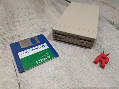 Cumana External Floppy Disk Drive Retro32