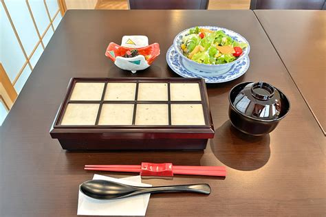 西尾久にオープンした馳走 和香で贅沢で美味しい和牛ローストビーフ重を食べてみた 荒川区のはなし