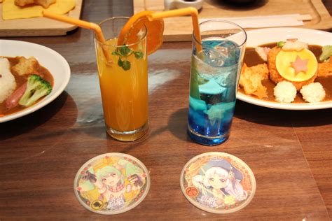 画像集「白猫プロジェクト」「黒猫のウィズ」「ほしの島のにゃんこ」のコラボカフェが1月30日にオープン。小島瑠璃子さんも駆けつけたオープン記念