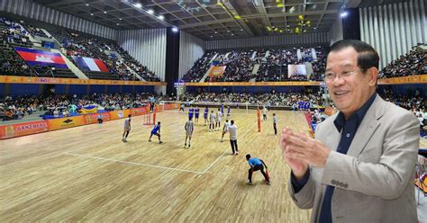 √ សម្ដេចតេជោ ហ៊ុន សែន អបអរសាទរ និងកោតសរសេីរដល់ ក្រុមកីឡាករកម្ពុជា