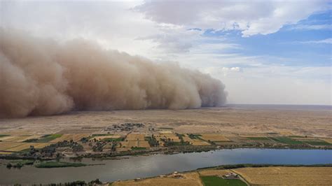 لە سێ پارێزگاى عێراق 10 هەزار خێزان بەهۆی گۆڕانکارییە ژینگەییەکانەوە