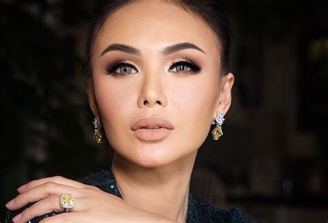 Yuni Shara Pamer Foto Terbaru Super Kece Bentuk Hidungnya Jadi Sorotan