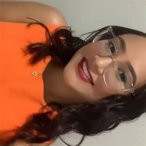 Taciele Tacy Pinheiro Threads Say More