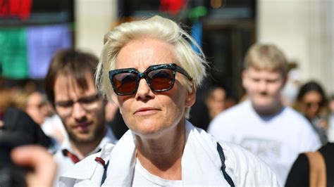 Emma Thompson Reminds Men Its Not Rocket Science To Avoid Sexual Harassment Vanity Fair
