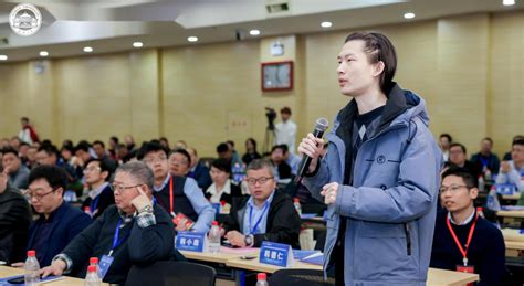 鄂维南院士系统讲述ai时代的交叉科学 大数据分析与应用技术国家工程实验室