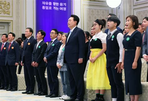 尹 “해외 탈북민 강제 북송되지 않도록 모든 외교노력 다할 것” 서울신문
