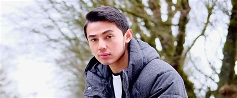 Pemain Sinetron Ganteng Ganteng Serigala Kini Jadi Notaris Ppat