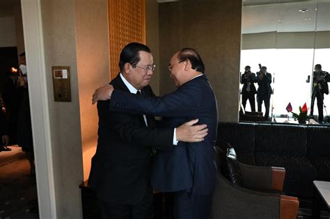 សម្តេចតេជោ ហ៊ុន សែន និងប្រធានរដ្ឋវៀតណាម ជួបទទួលទានអាហារពេលព្រឹក