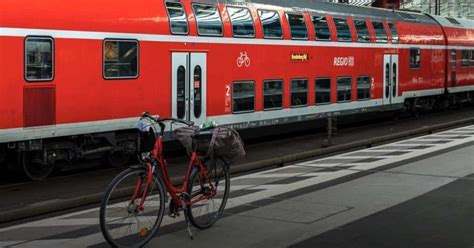 Bilet za 49 euro i strajk na kolei Jakie prawa mają podróżni Co