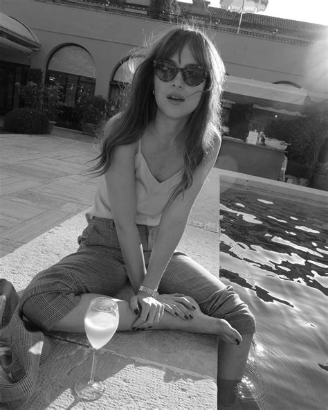 Viena On Twitter Sexy And Beautiful In Black And White Dakotajohnson