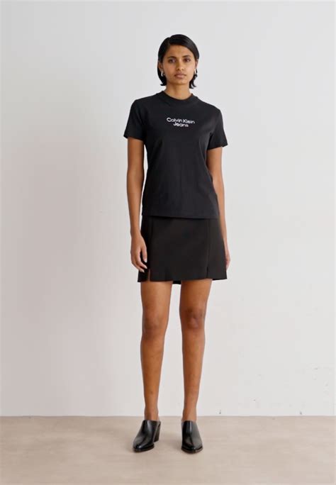 Calvin Klein Jeans Stacked Institutional Tee Apdrukāts T Krekls