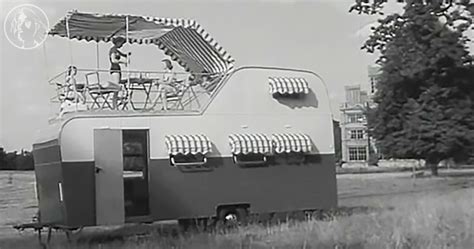 Historical Walkthrough The Fashionably Vintage 1951 Dual Level Camper Wwjd