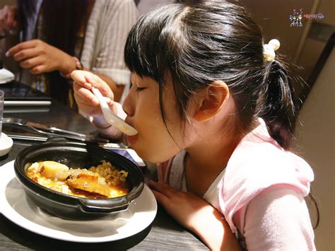 【南港車站美食】闔家大小聚餐推薦《台北六福萬怡酒店粵亮廣式料理》廣式片皮鴨三吃還有可愛到爆棚的金魚餃 哪哪麻