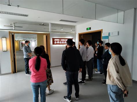 高材教工党支部组织党员参观校红船精神育人馆和办学成果展示馆 材料与纺织工程学院