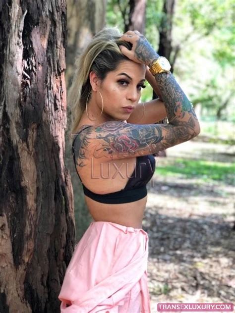 Adrielly Sants Acompanhante Travesti • Transex Luxury