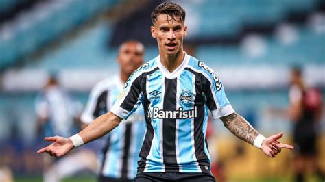 Ferreira Diz Sim Para Gigante Do Futebol Brasileiro E Gr Mio Pego De