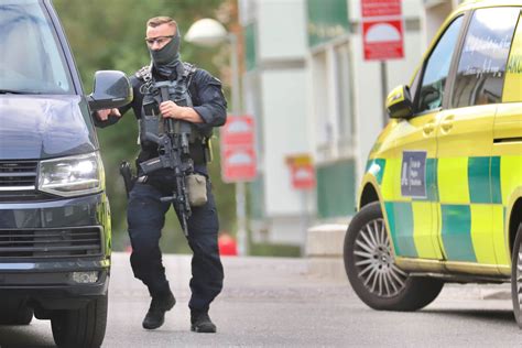 Stockholm Man Hittad Skottskadad I Husby