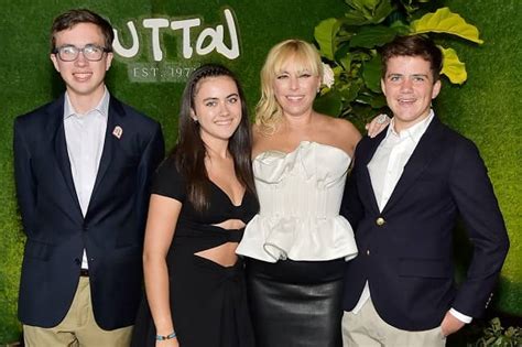 Sutton Stracke Bio Career Net Worth Height Divorcee Facts