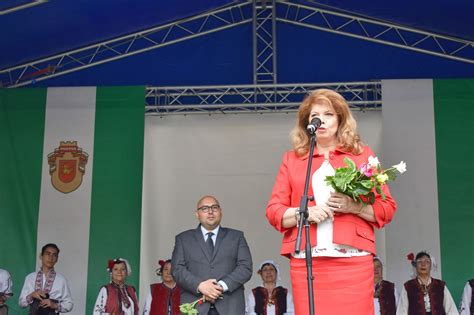 Вицепрезидентът Илияна Йотова откри Третия фестивал „Читалищата живото наследство на България