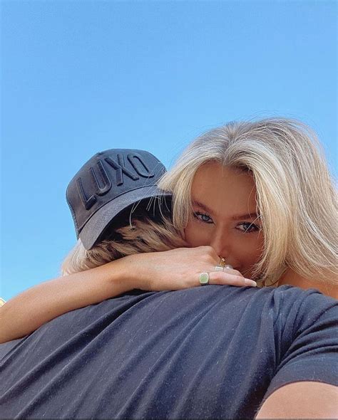 Soft Launch Poses Artofit