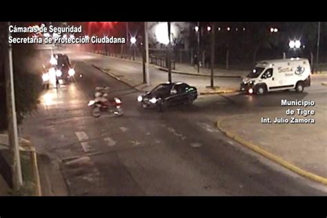 Las cámaras de Tigre captaron un impactante choque entre un auto y una