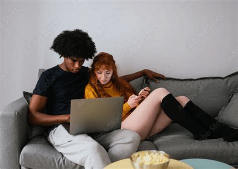 【彼氏との家デート】いつからok？最適なタイミングと誘い方・断り方完全ガイド