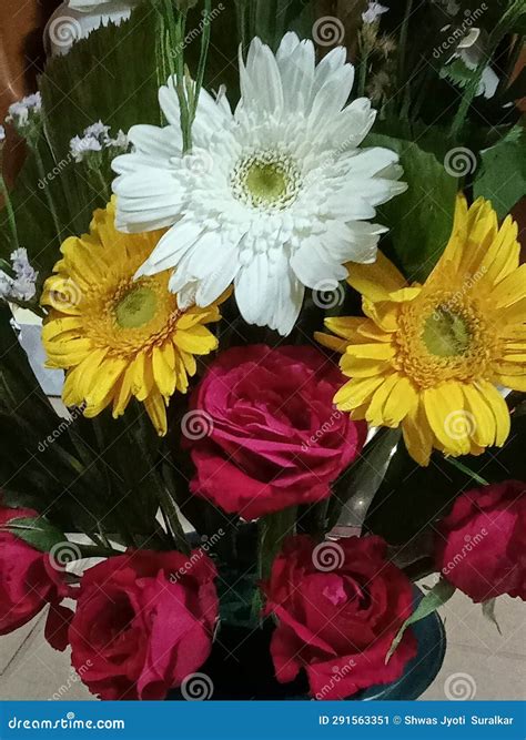 Fresh Flowers Buke With Red Roses Stock Image Image Of Flowers Buke 291563351