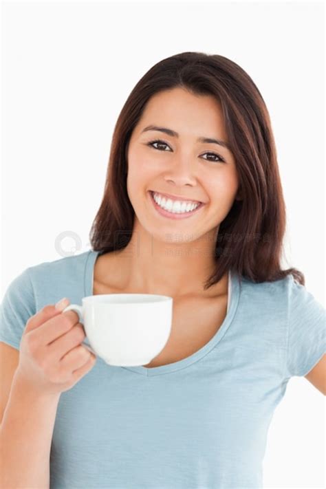 白色背景 美丽的女人享受一杯咖啡 模板免费下载 格式 626像素 编号67941444 千图网