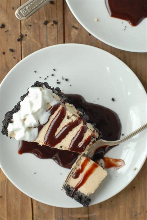 Frozen Chocolate Fluffernutter Peanut Butter Marshmallow Pie