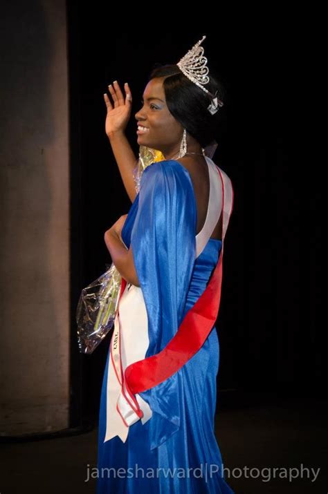 The Gracious Wave Fashion Pageant Saree