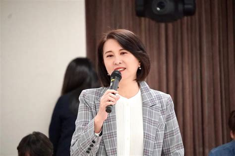 綠側翼瘋傳「罷免24藍委名單」大翻車！ 藍營女戰神發聲了 中天新聞網