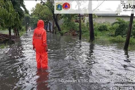 Hujan Deras Melanda DKI Jakarta BPBD 10 Ruas Jalan Dan 4 RT Tergenang