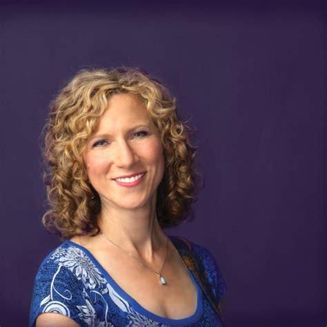 Review Laurie Berkner Shines At The Paramount For A Solo Holiday Show