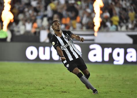 Saída De Jeffinho Do Botafogo Põe Em Xeque Posição De Textor Sobre