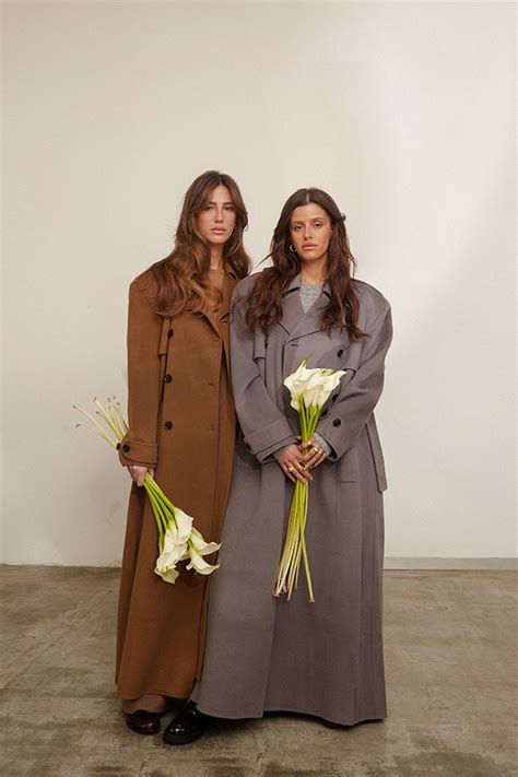 אפשר לעשות ערב זיכרון ולהדליק נר אבל ההנצחה האמיתית היא להמשיך אותם Fashion Forward אופנה